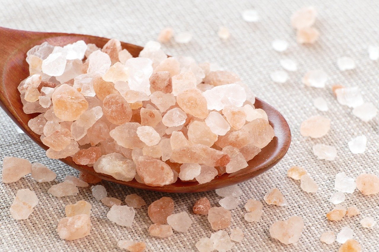 The Healing Benefits of Lemon Water with Pink Himalayan Salt: A Daily ...